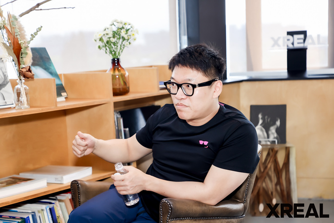 专访XREAL CEO徐驰：AR的商业化必须以用户为核心_雷科技-商业新知