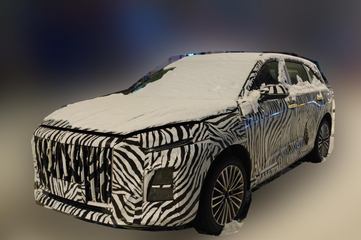 红旗HS6实车曝光 还有双电机混动 对标丰田汉兰达_鬼斗车-商业新知